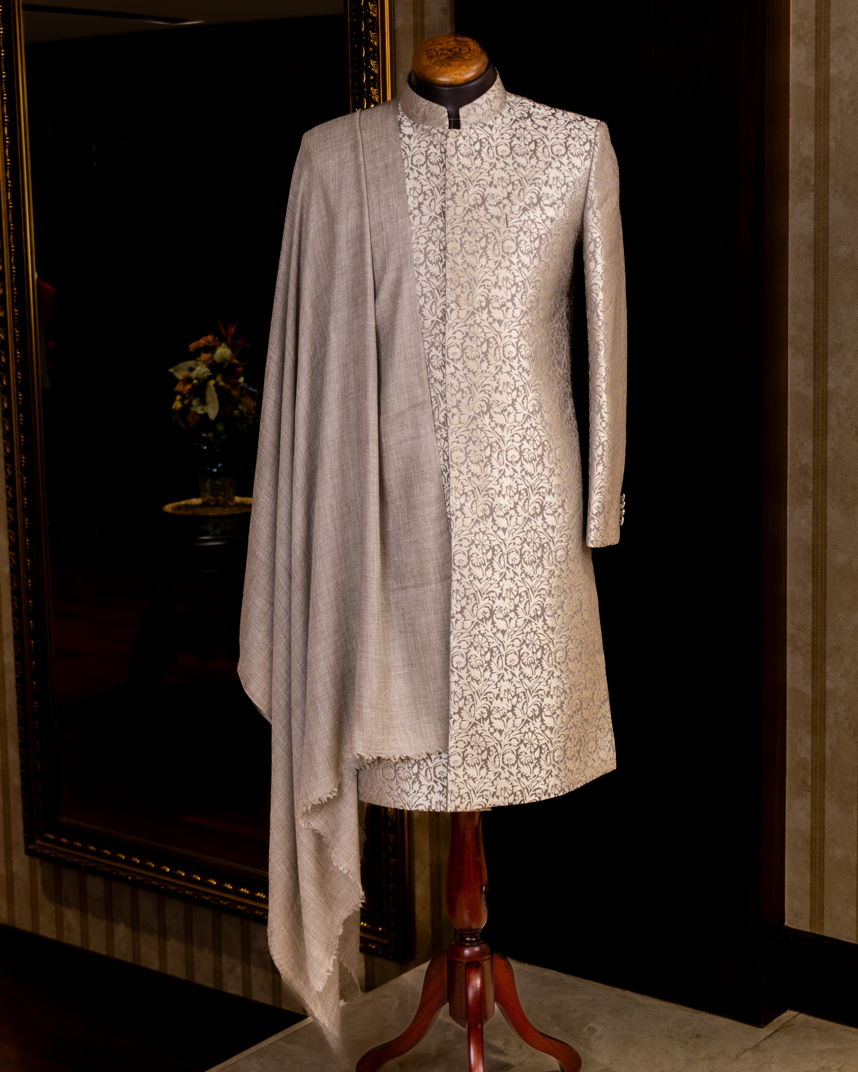 Biege Shahee Achkan – Y&O-Bespoke